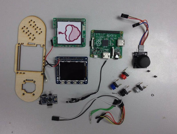 Raspberry Pi powers a handheld games console | Electronics Weekly
