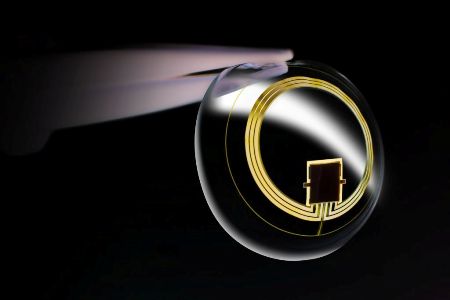 In pictures: A 'smart' contact lens monitors the eye | Electronics Weekly