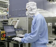 Toshiba plans 25nm flash fab - report