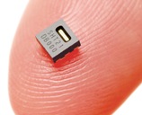 Miniature temperature sensor in 3mm package