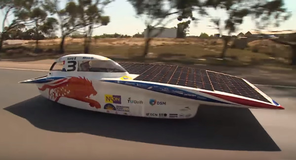 Nuon Solar races to win World Solar Challenge 2015 | Electronics Weekly