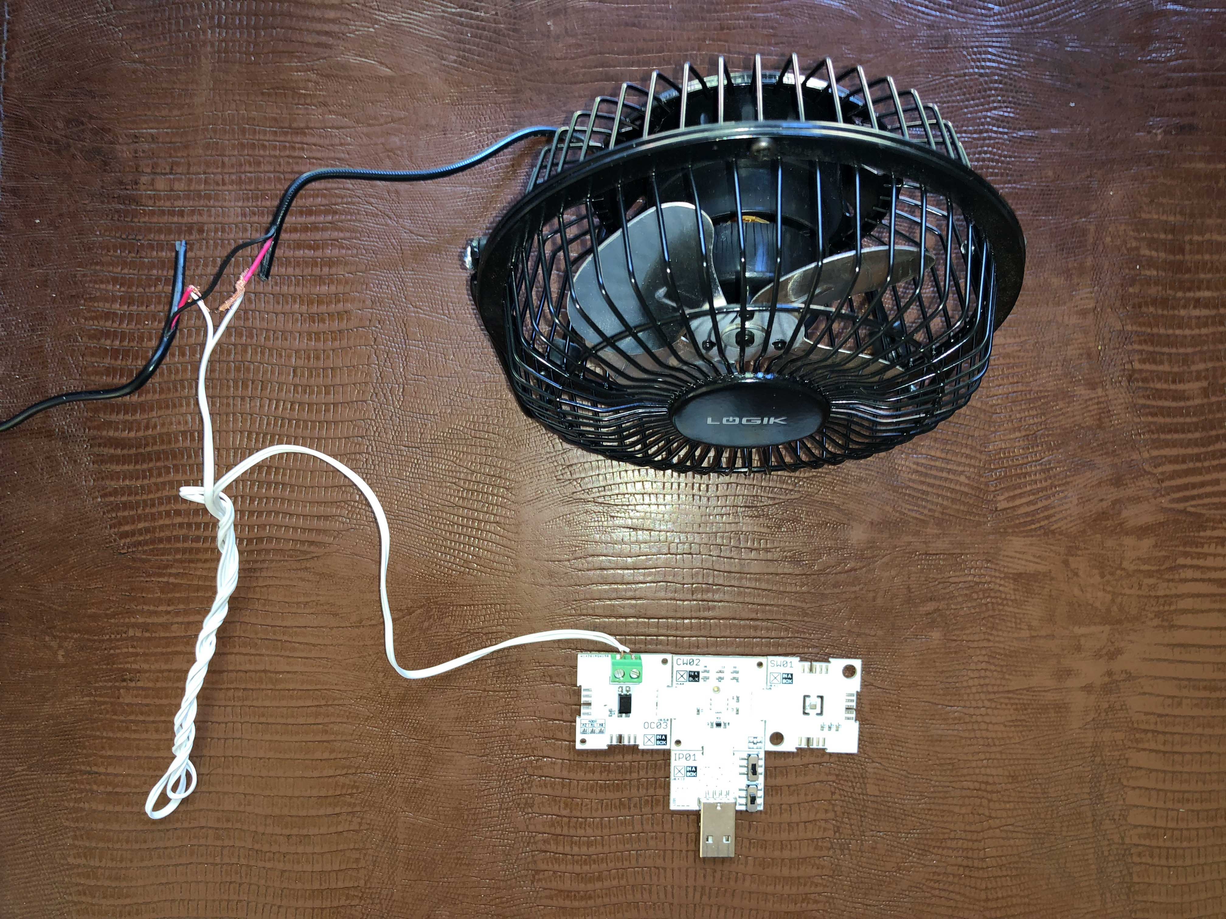 XinaBox xChips enable temperature-controlled desk fan | Electronics Weekly