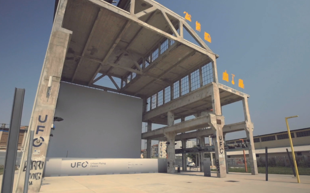 Video: The UFO paint drones make their art