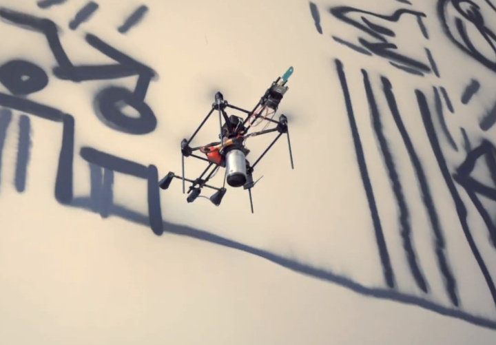 Video: The UFO paint drones make their art