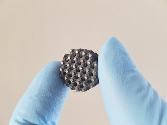 Silicone-rubber combined with graphene to make flexible wearable ...