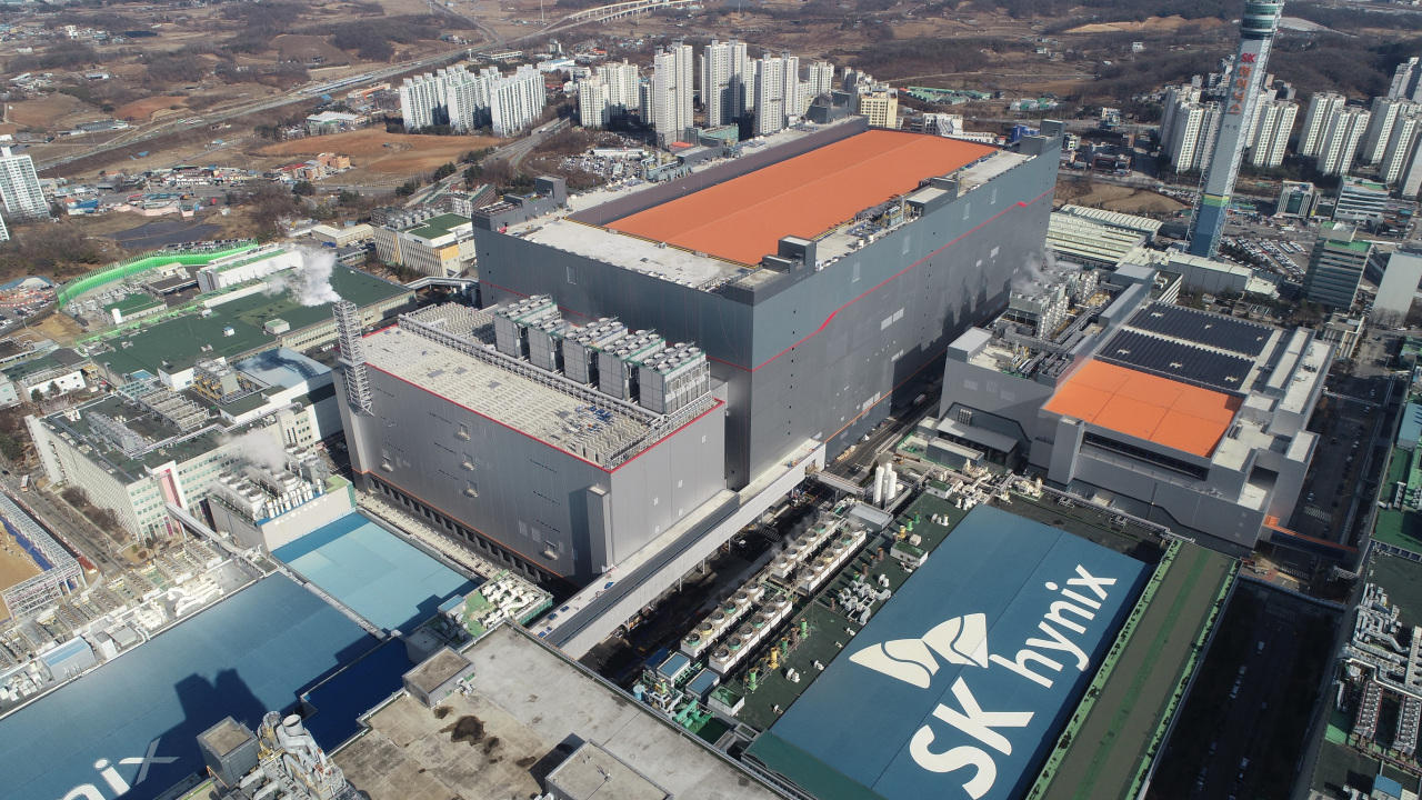 Hynix completes $3.5bn EUV DRAM fab | Electronics Weekly