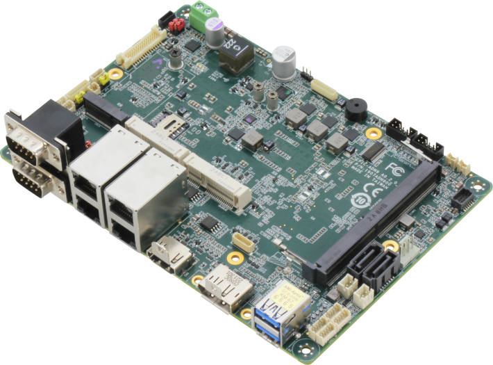 Triple display Atom x7000 board gets 4x 2.5Gbit/s Ethernet and 2x RS ...