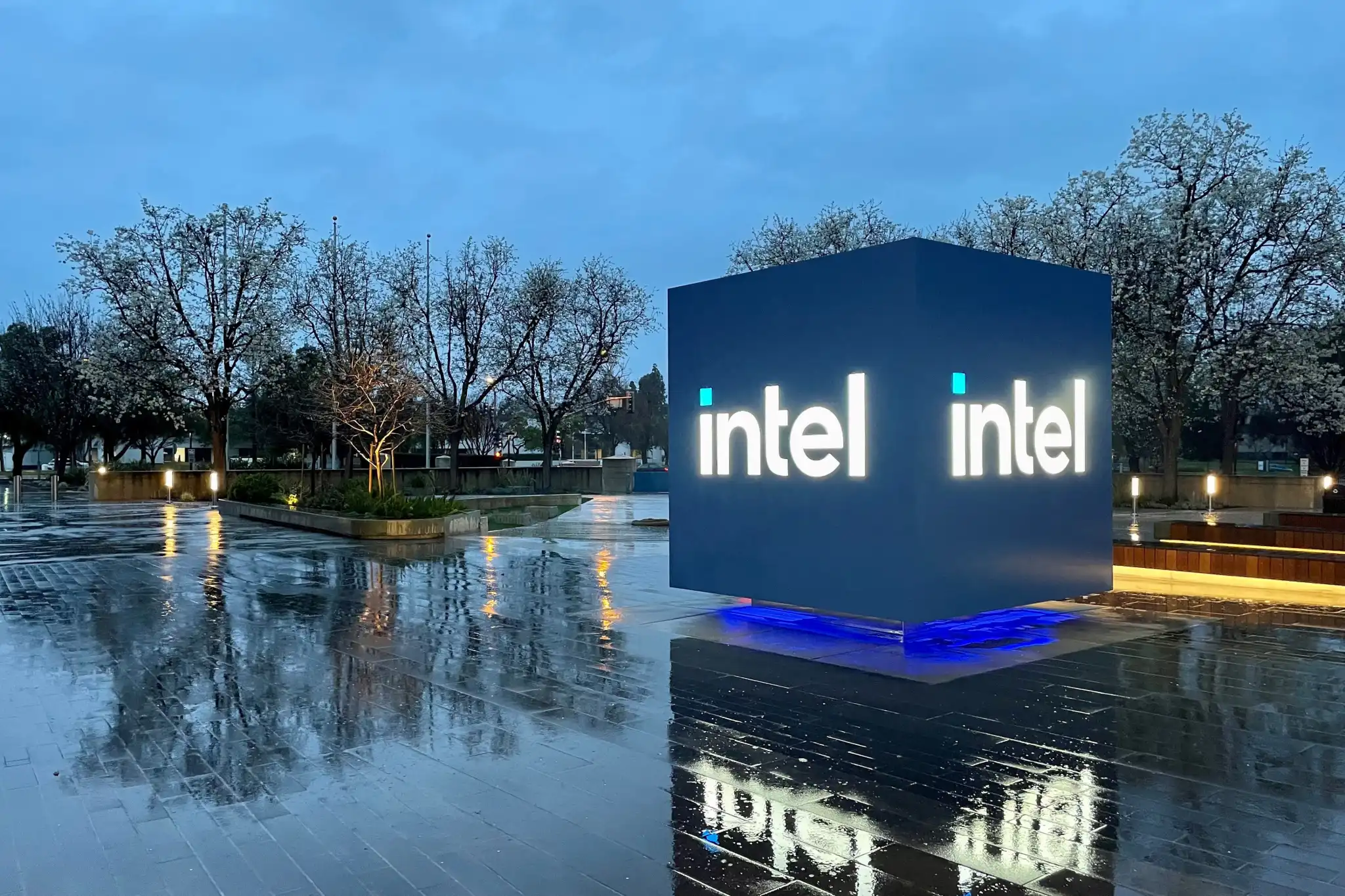 Intel breaks out foundry finances | Electronics Weekly