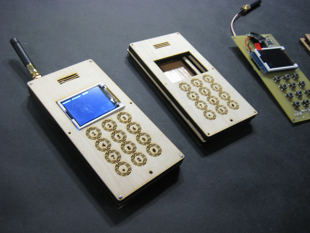 MIT student's DIY mobile phone | Electronics Weekly